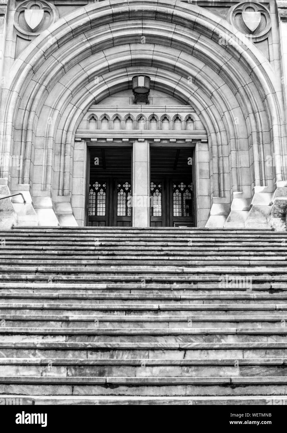 Entrance cathedral hi-res stock photography and images - Alamy