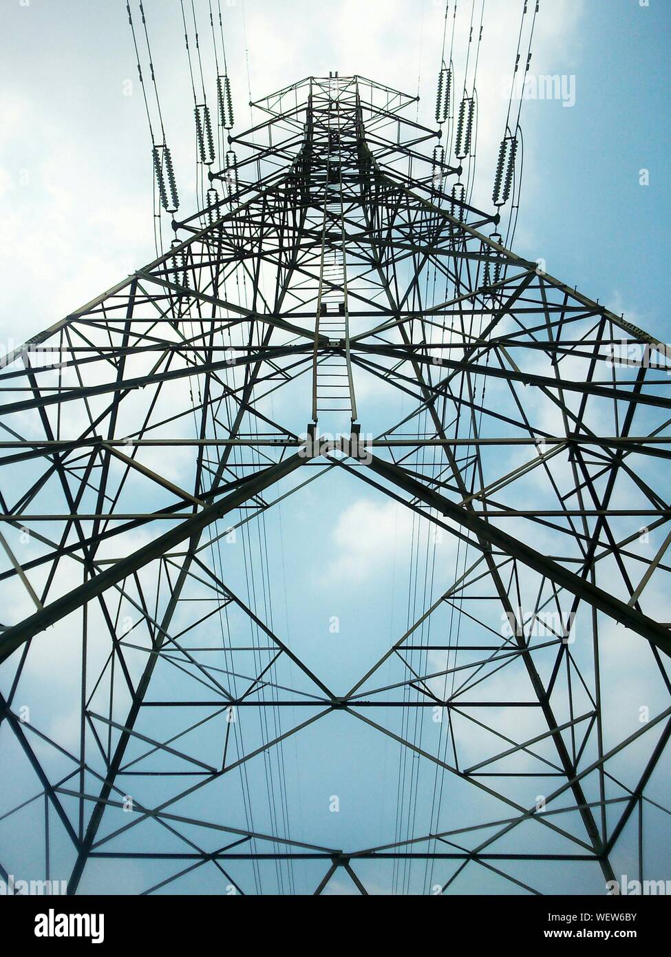 Electricity pylon design hi-res stock photography and images - Alamy