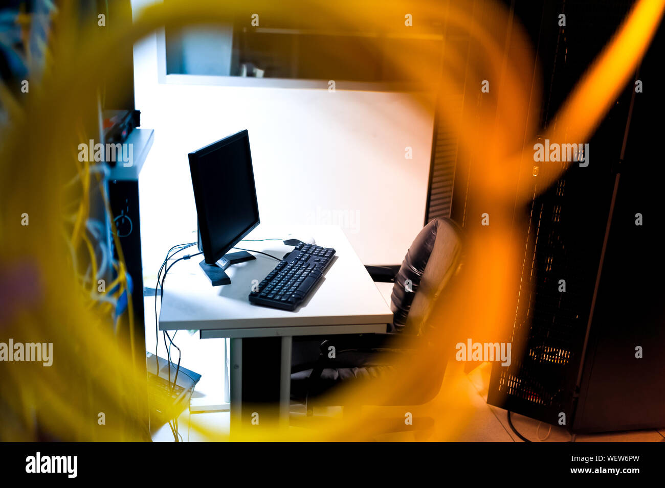 Computer desk desktop hi-res stock photography and images - Alamy