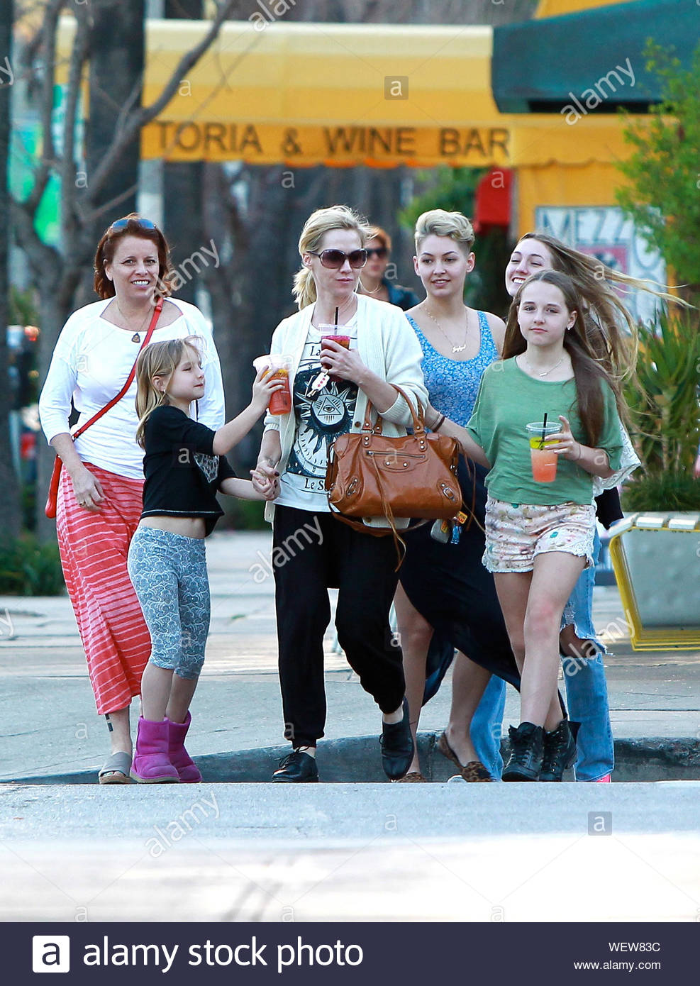 Jennie Garth Fiona Eve Facinelli Stock Photos & Jennie Garth Fiona Eve ...