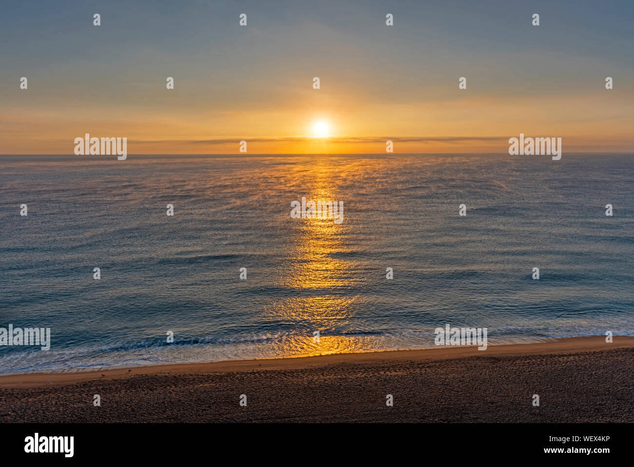 Mist over ocean hi-res stock photography and images - Alamy