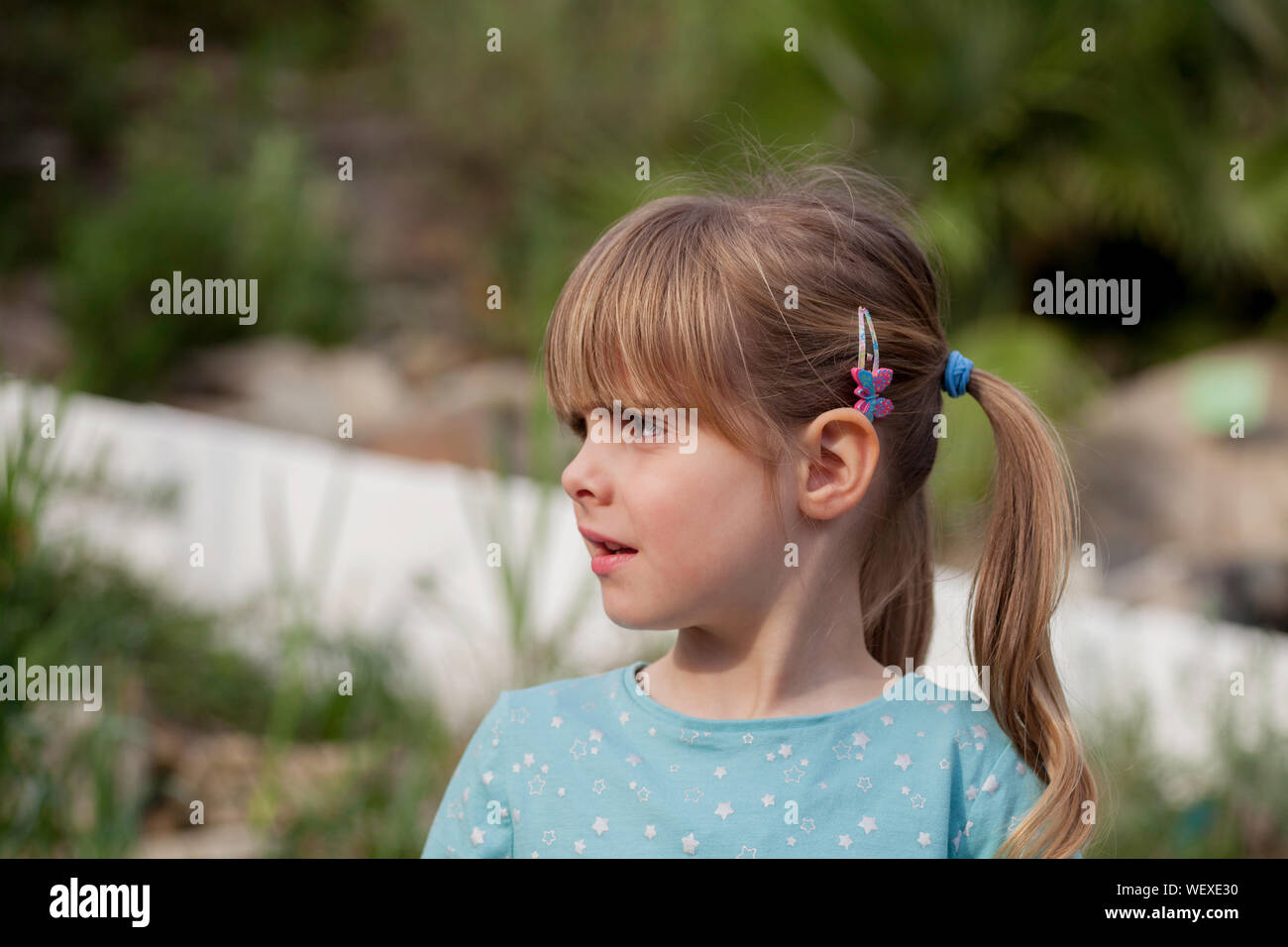 Person looking confused close up hi-res stock photography and images ...