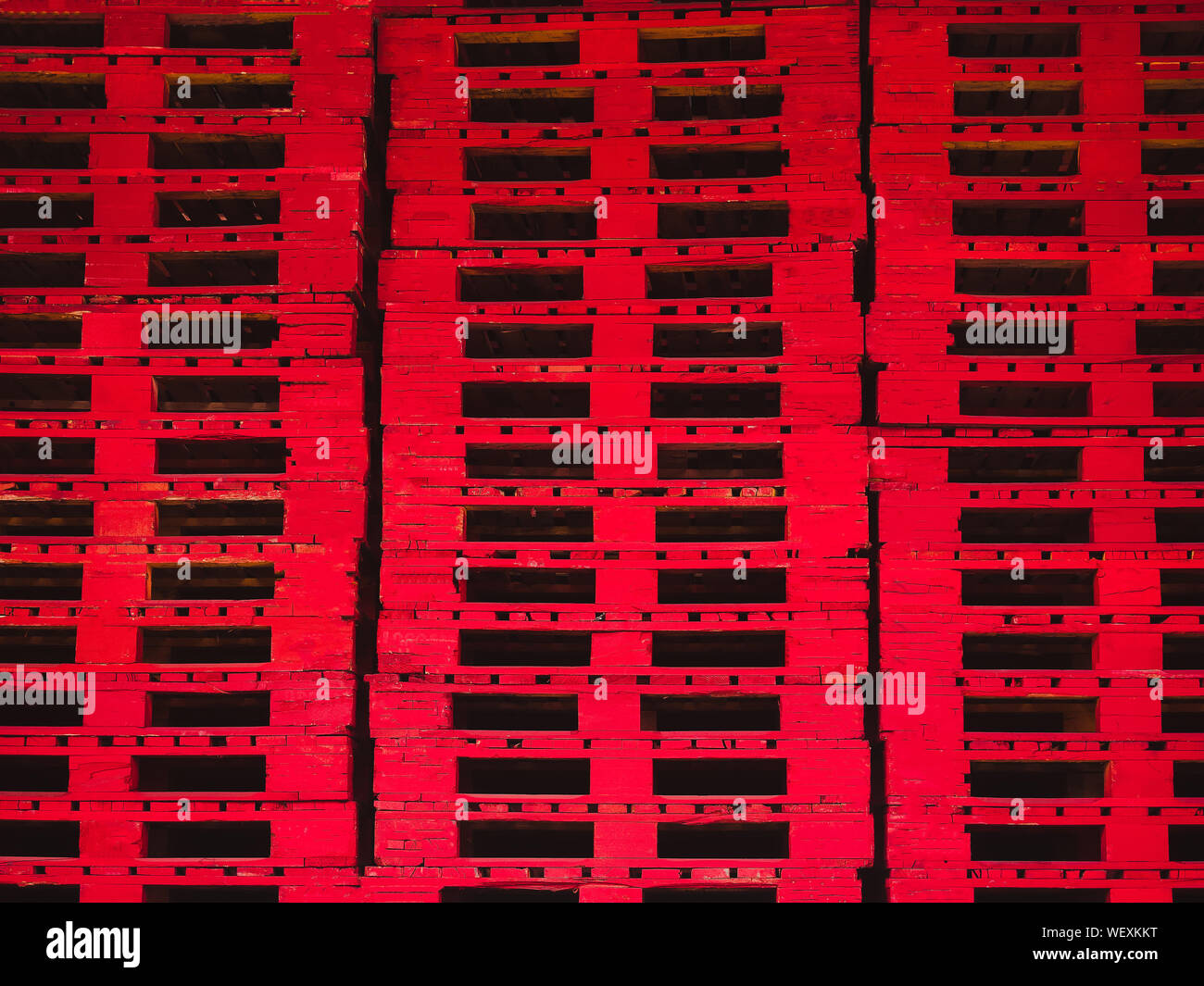 Pallets rack hi-res stock photography and images - Alamy