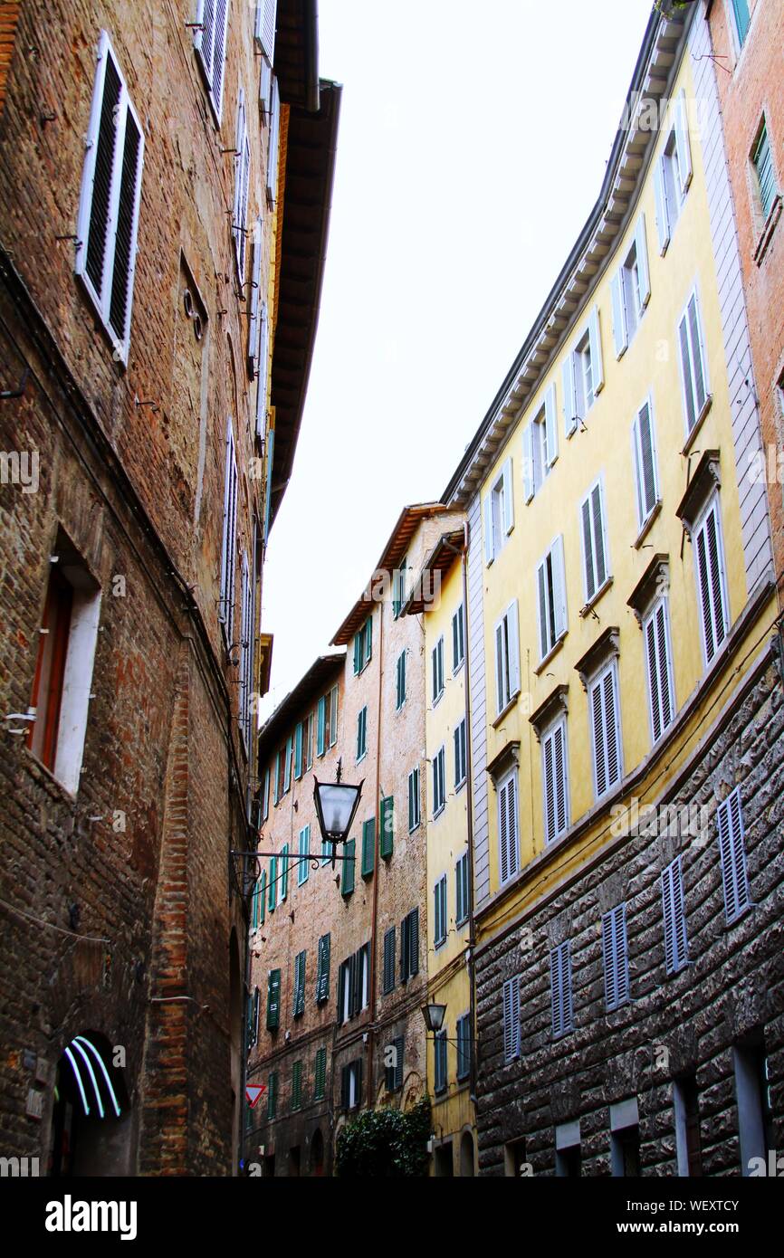Traditional brick buildings hi-res stock photography and images - Alamy