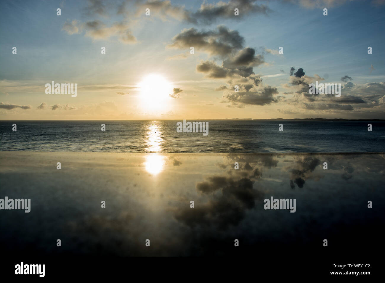 Sun reflection on beach hi-res stock photography and images - Alamy