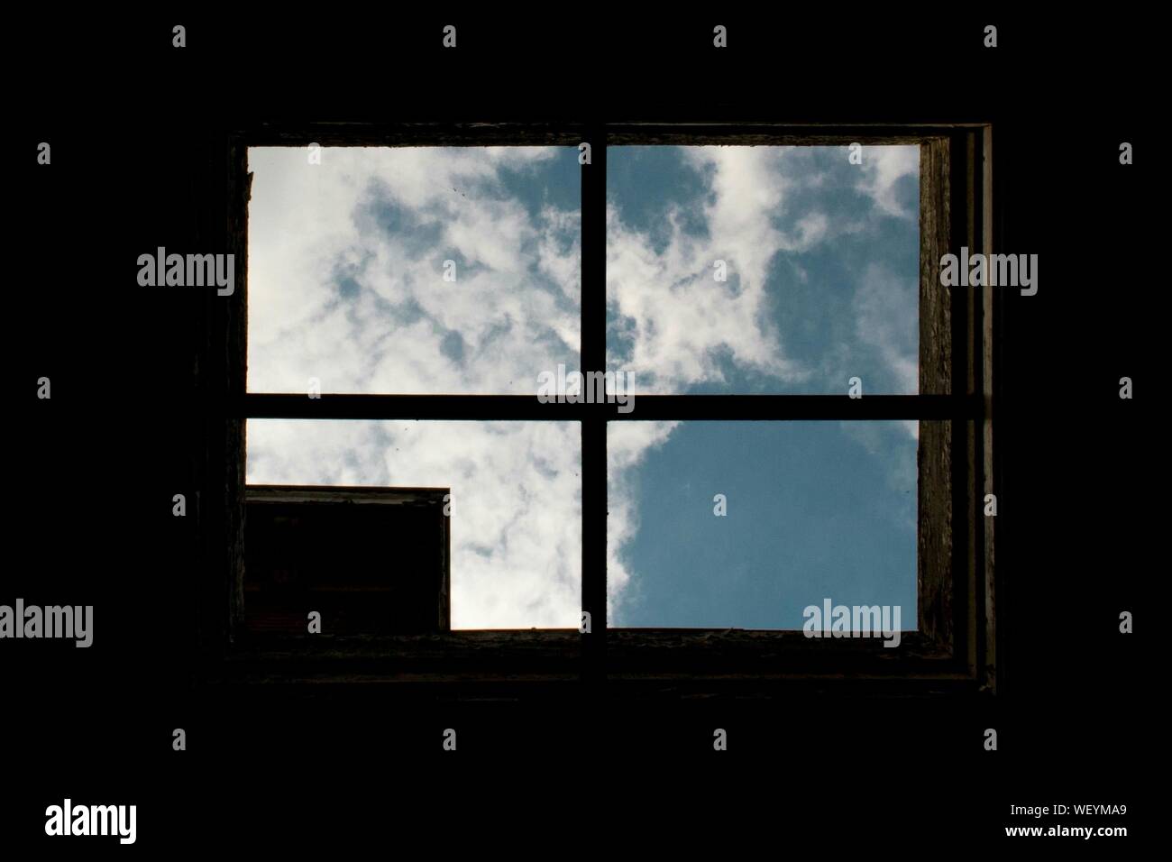 Sky through skylight hi-res stock photography and images - Alamy