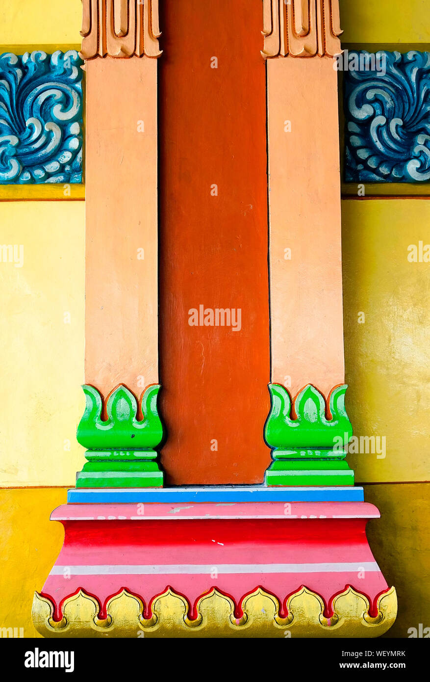 Wall temple hi-res stock photography and images - Alamy