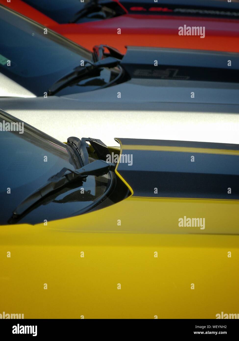 Multi cars hi-res stock photography and images - Alamy