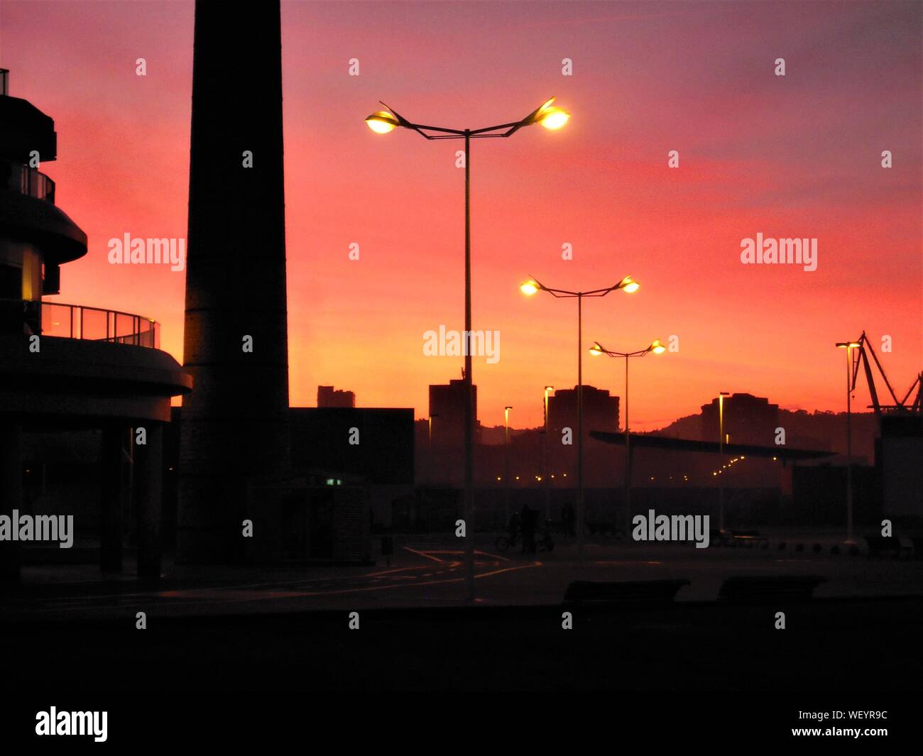 Orange street lights hi-res stock photography and images - Alamy