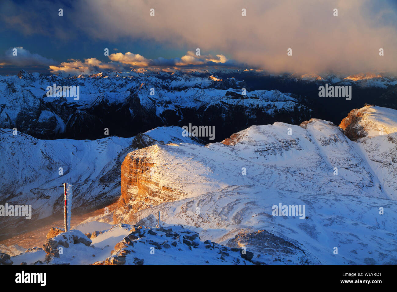 Frozen_landscape hi-res stock photography and images - Alamy