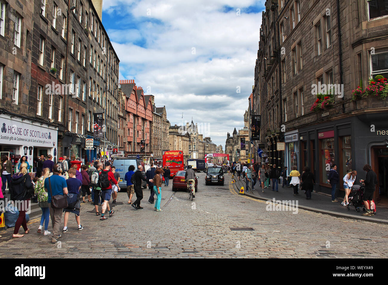 The street in Edinburgh, Scotland Stock Photo - Alamy
