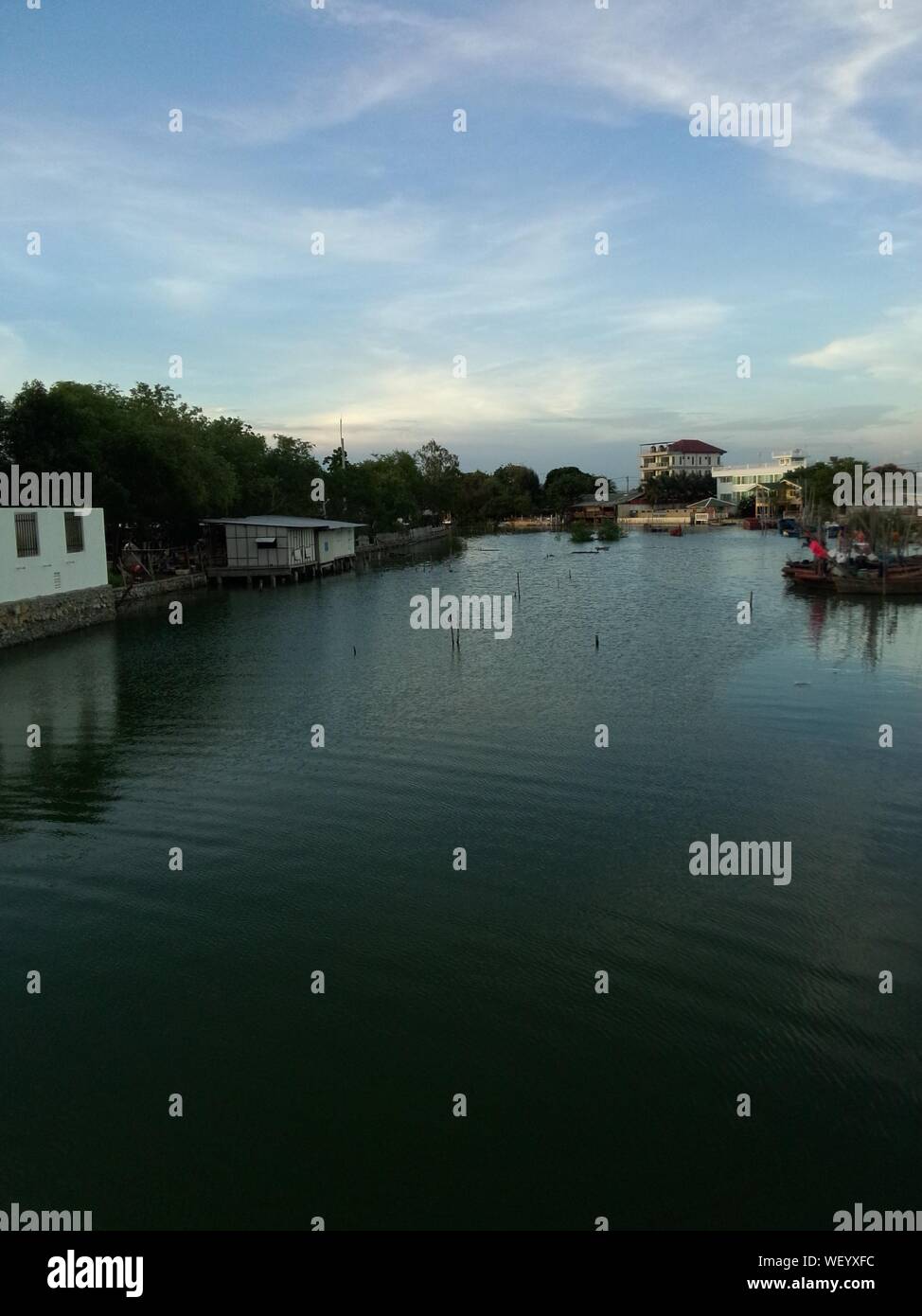 River in village hi-res stock photography and images - Alamy