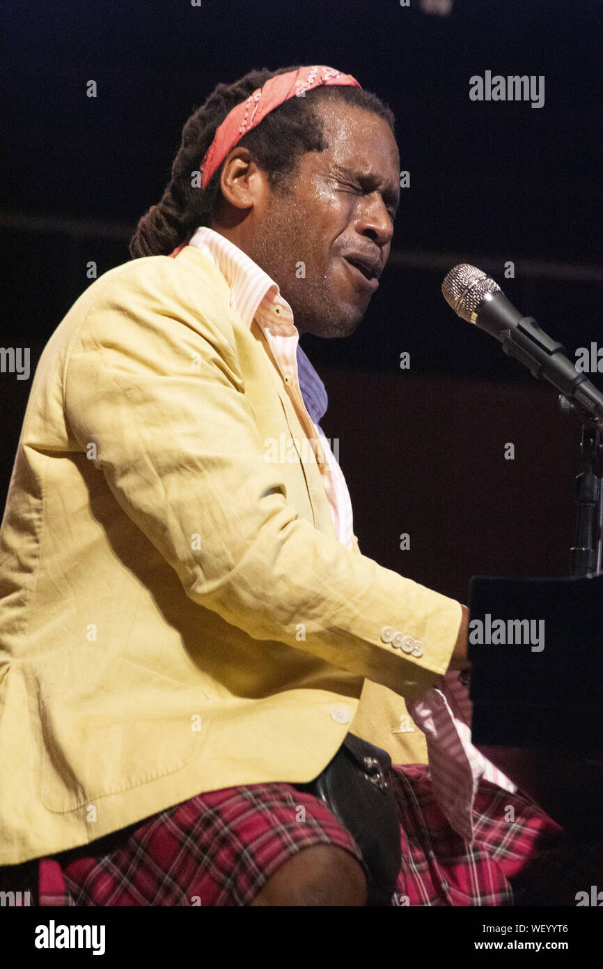 Brother of nat king cole hi-res stock photography and images - Alamy