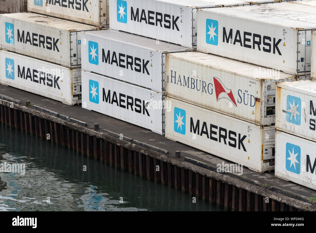 Shipping container dock hamburg sud hi-res stock photography and images ...