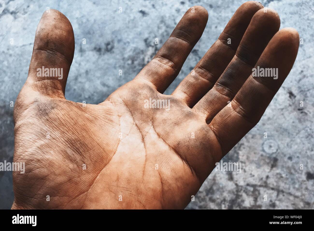 Dirty thumb hi-res stock photography and images - Alamy