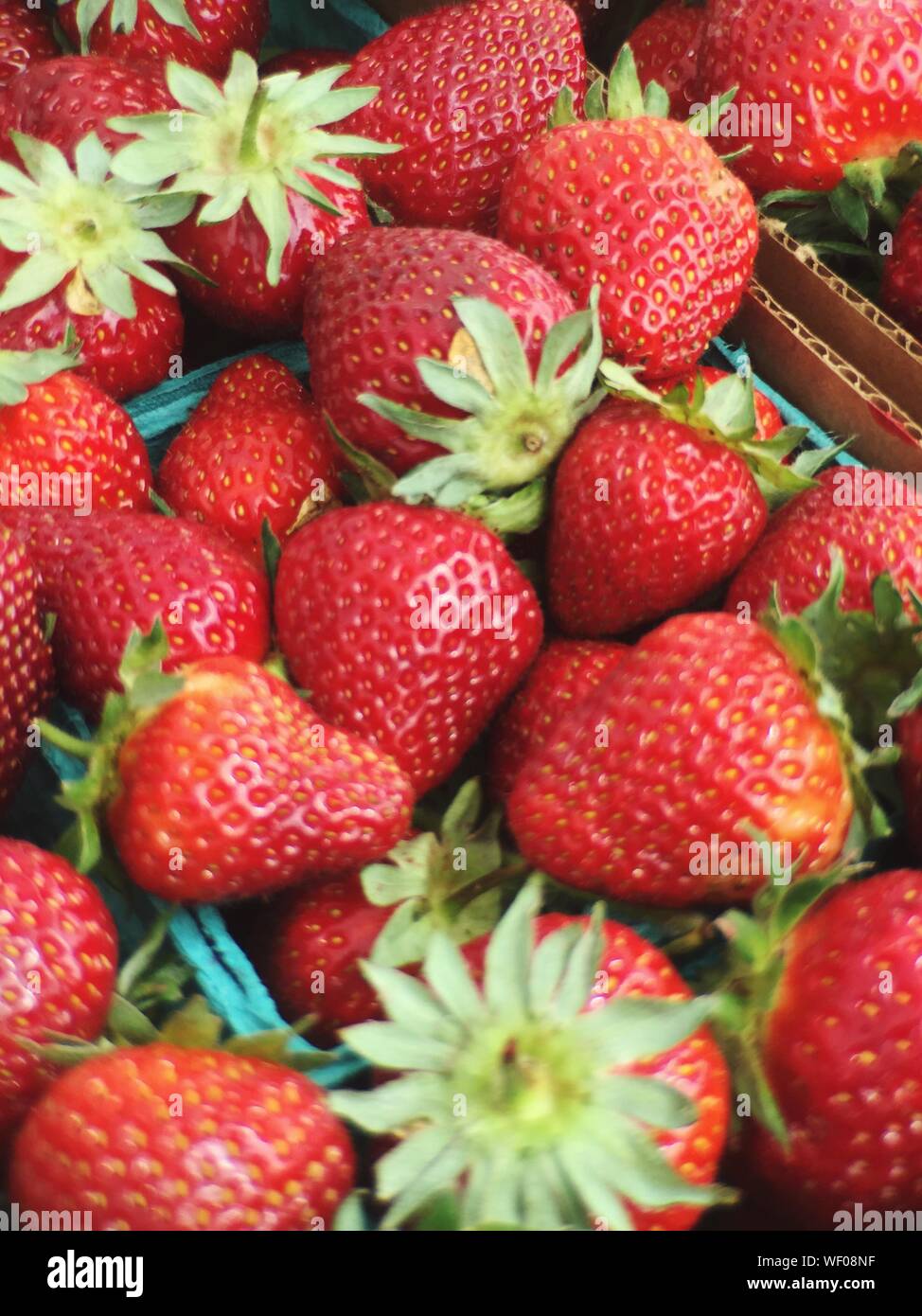 Fruit stall display of strawberries hi-res stock photography and images ...