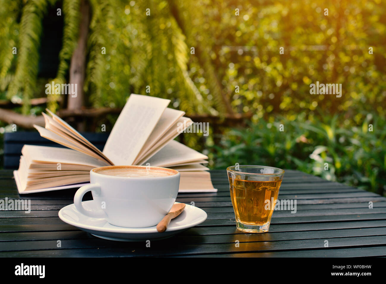 Yard table hi-res stock photography and images - Alamy