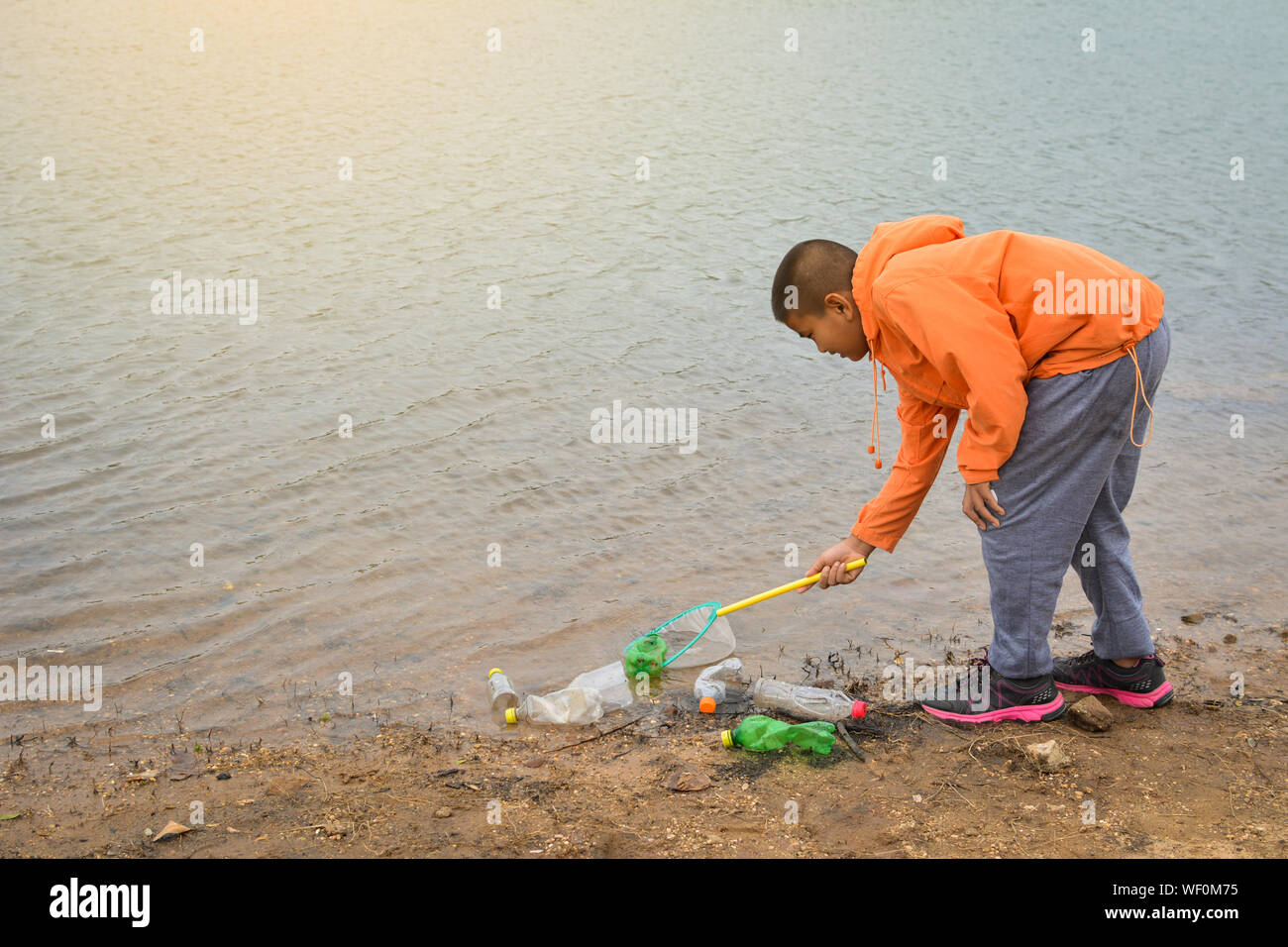 Net cleaning hi-res stock photography and images - Alamy