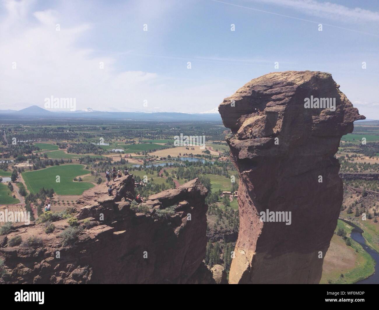 Danger steep cliff hi-res stock photography and images - Alamy
