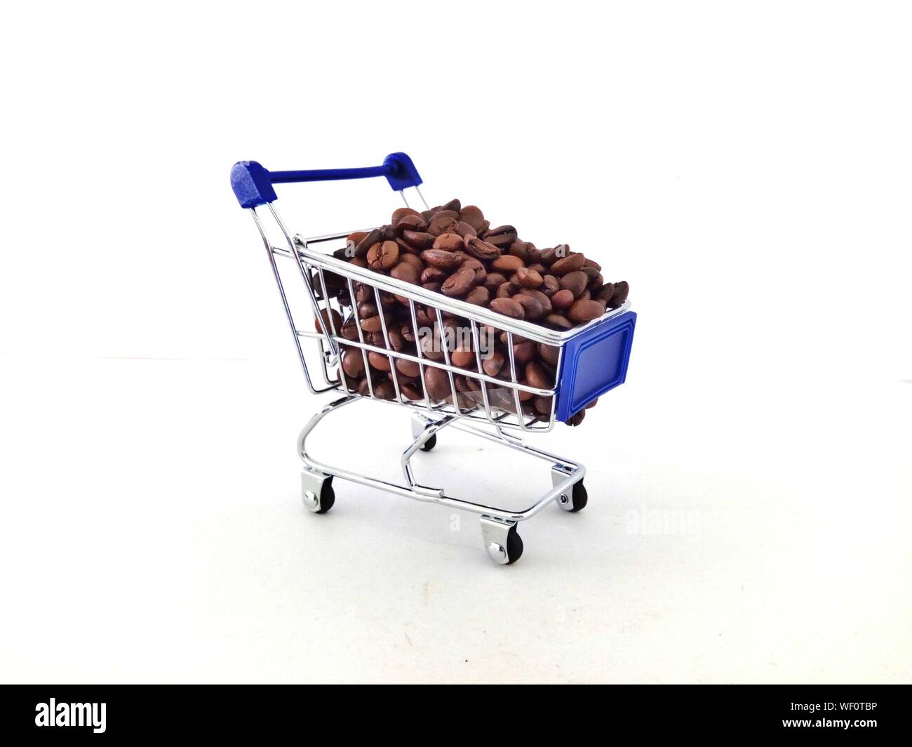 Coffee bean cart hi-res stock photography and images - Alamy