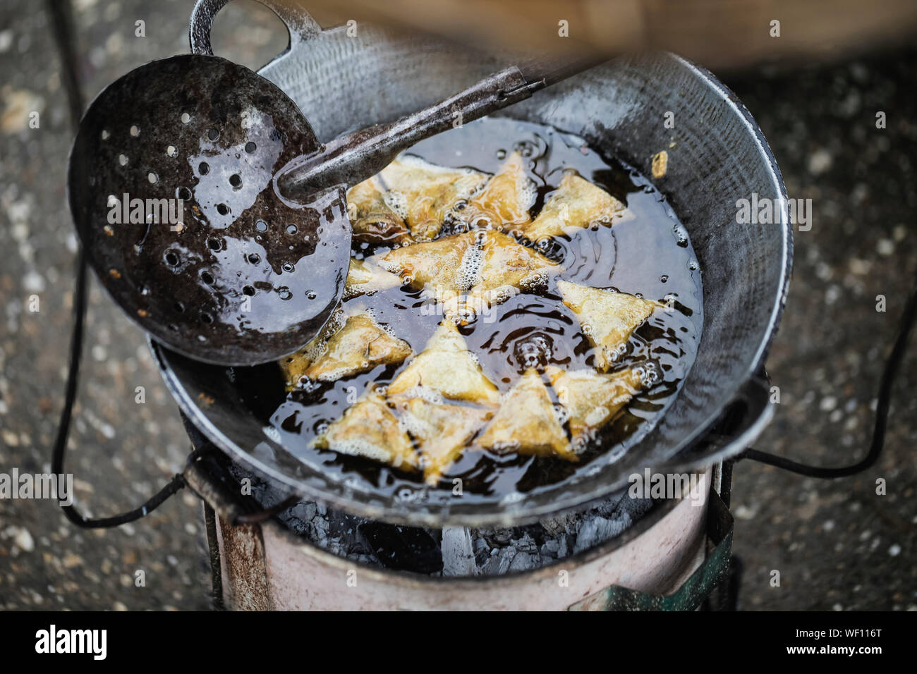 Wok and oil hi-res stock photography and images - Alamy