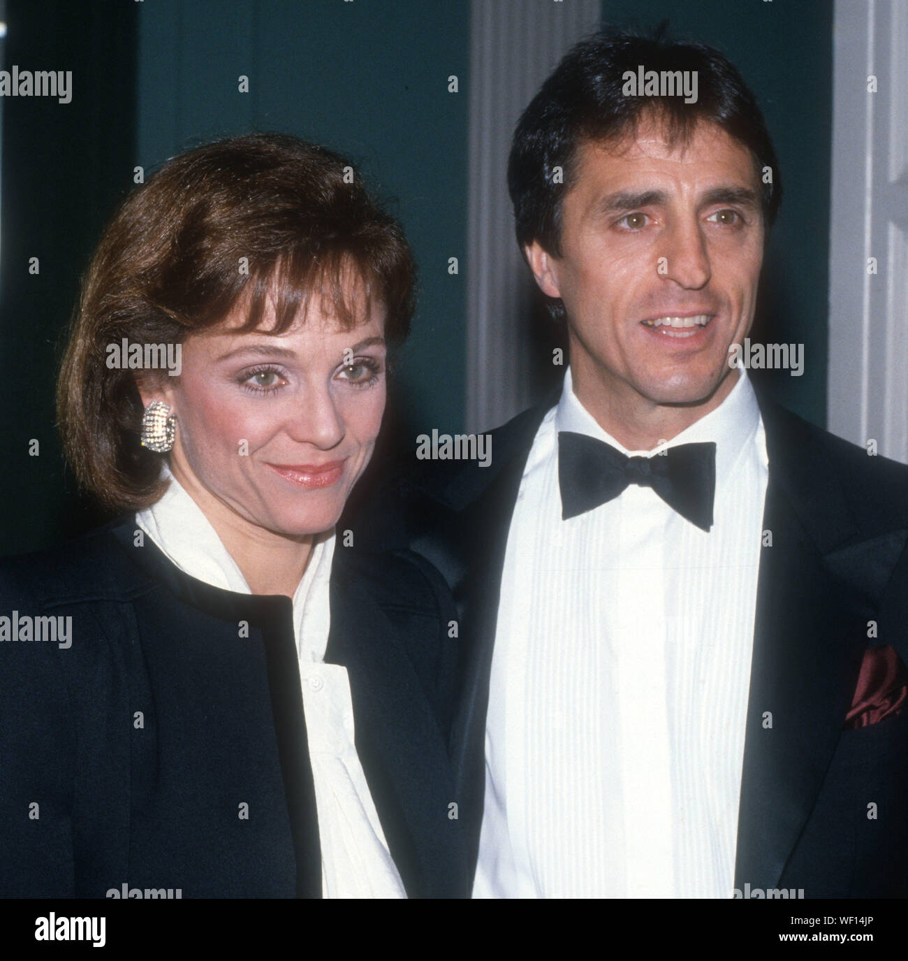 Valerie harper husband hi-res stock photography and images - Alamy