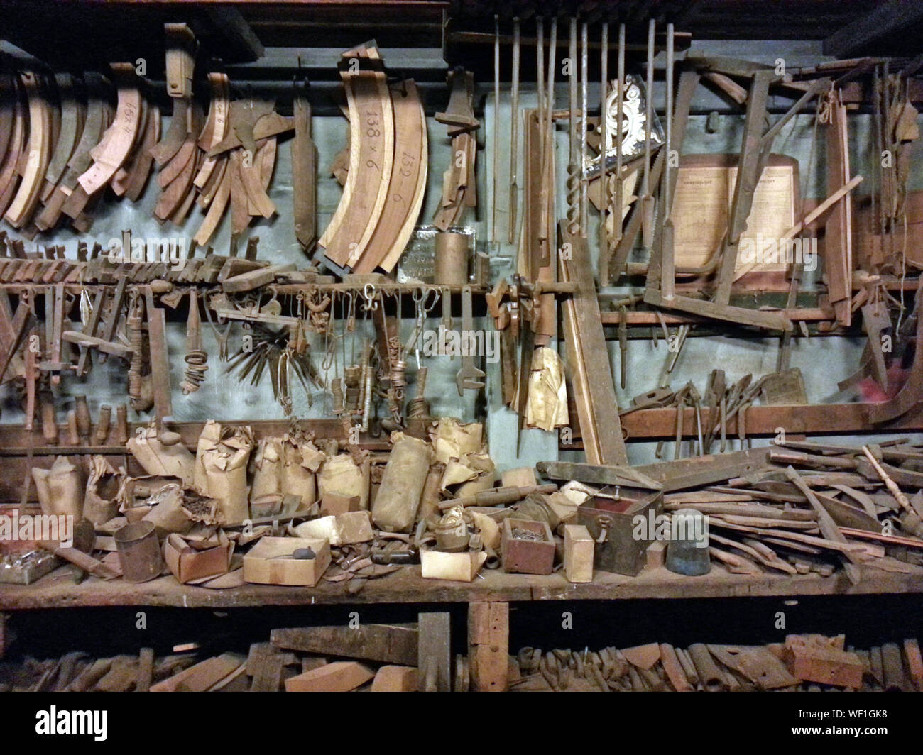 Carpentry hand tools hi-res stock photography and images - Alamy