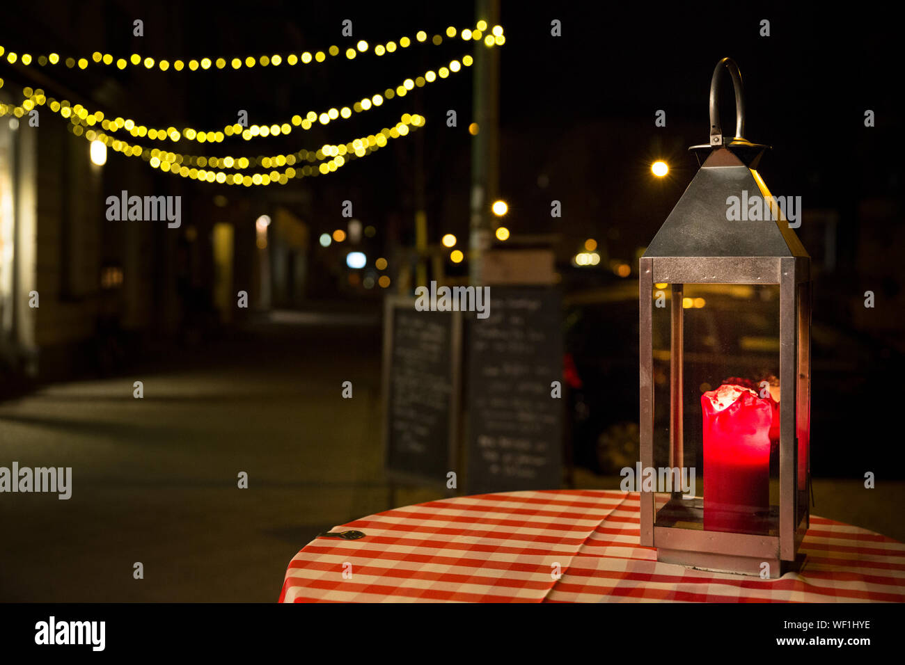 Lantern cafe hi-res stock photography and images - Alamy