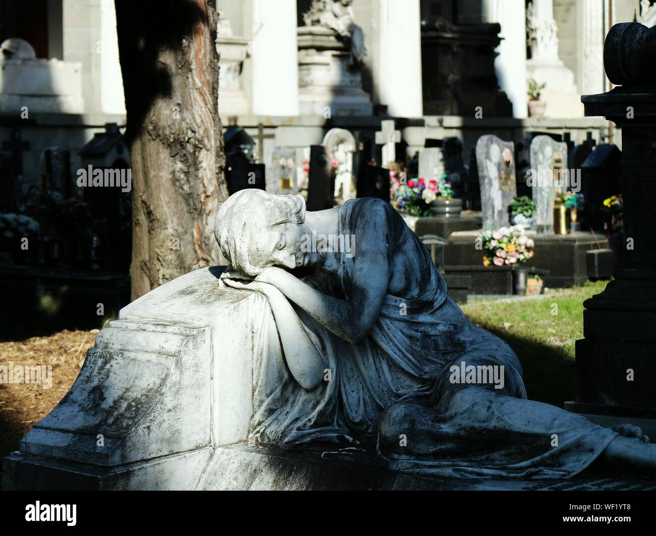 Female tombstone hi-res stock photography and images - Alamy