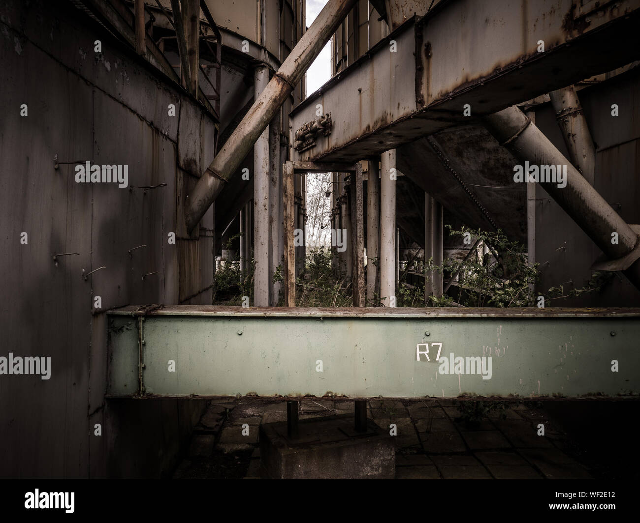 Old factory building exterior hi-res stock photography and images - Alamy