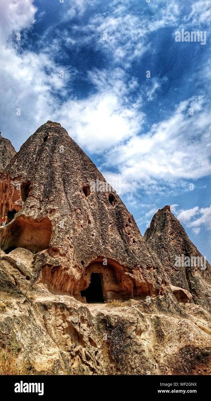 Cave cliff hi-res stock photography and images - Alamy