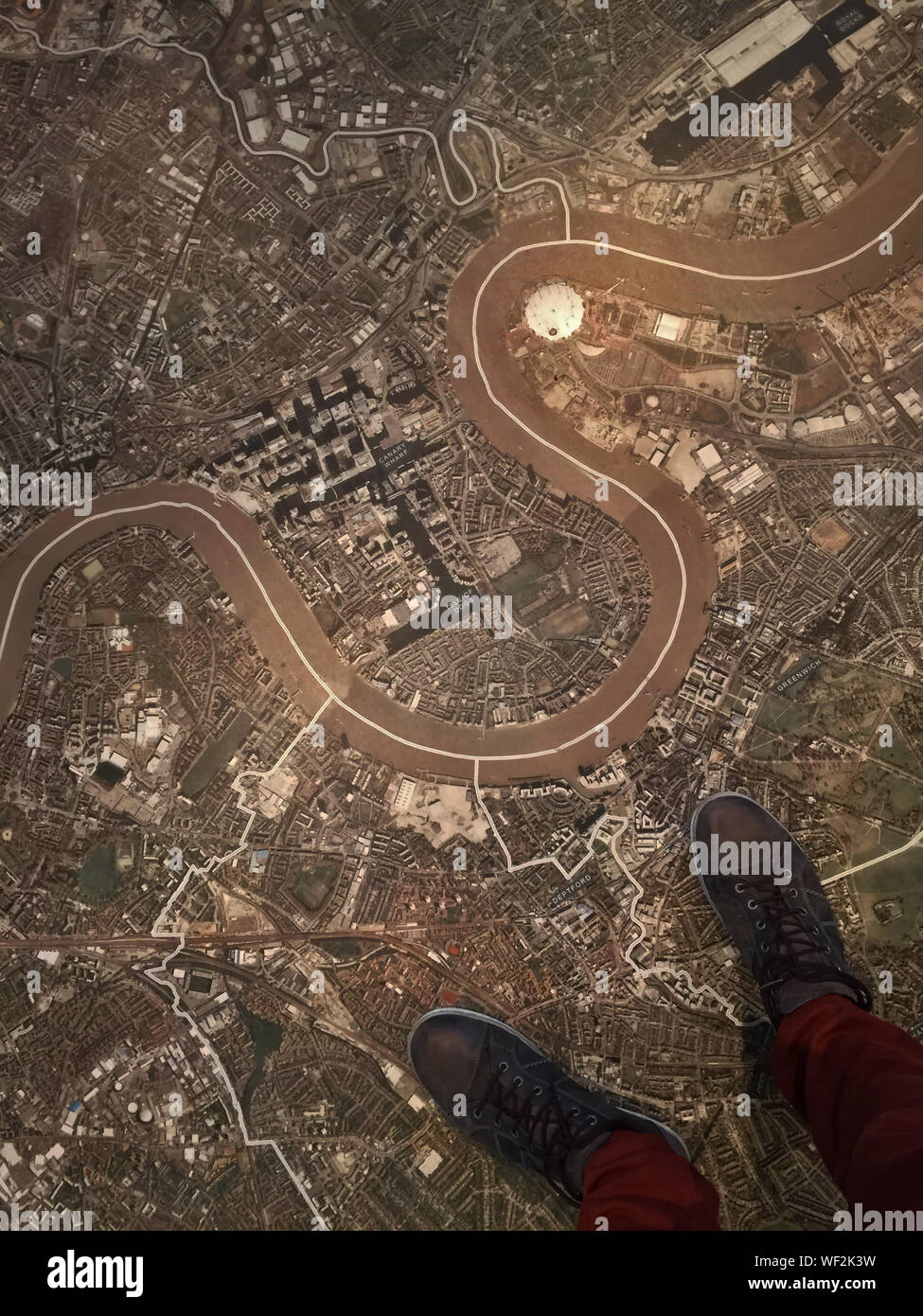 Person map hi-res stock photography and images - Alamy