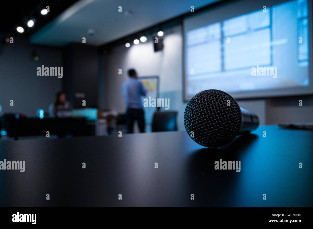 Press conference table hi-res stock photography and images - Alamy