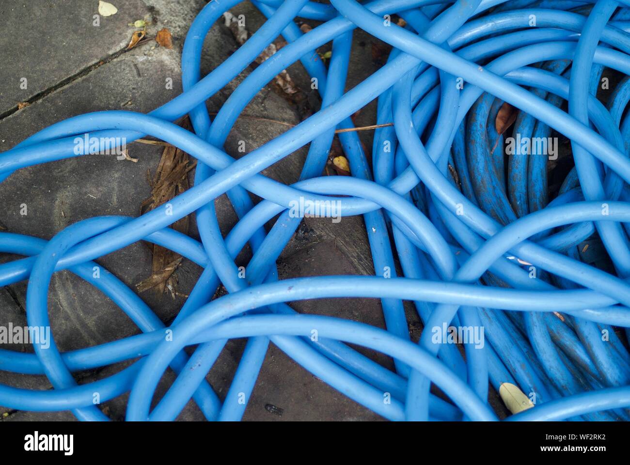Tangled wired hi-res stock photography and images - Alamy
