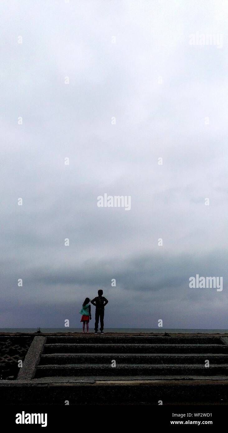 People at the top of stairs hi-res stock photography and images - Alamy