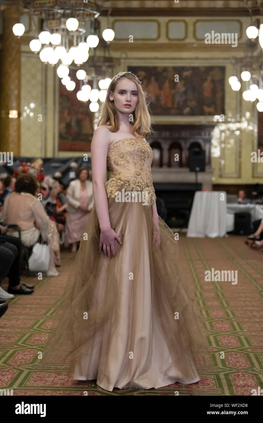 Fashion ramp walk hi-res stock photography and images - Alamy