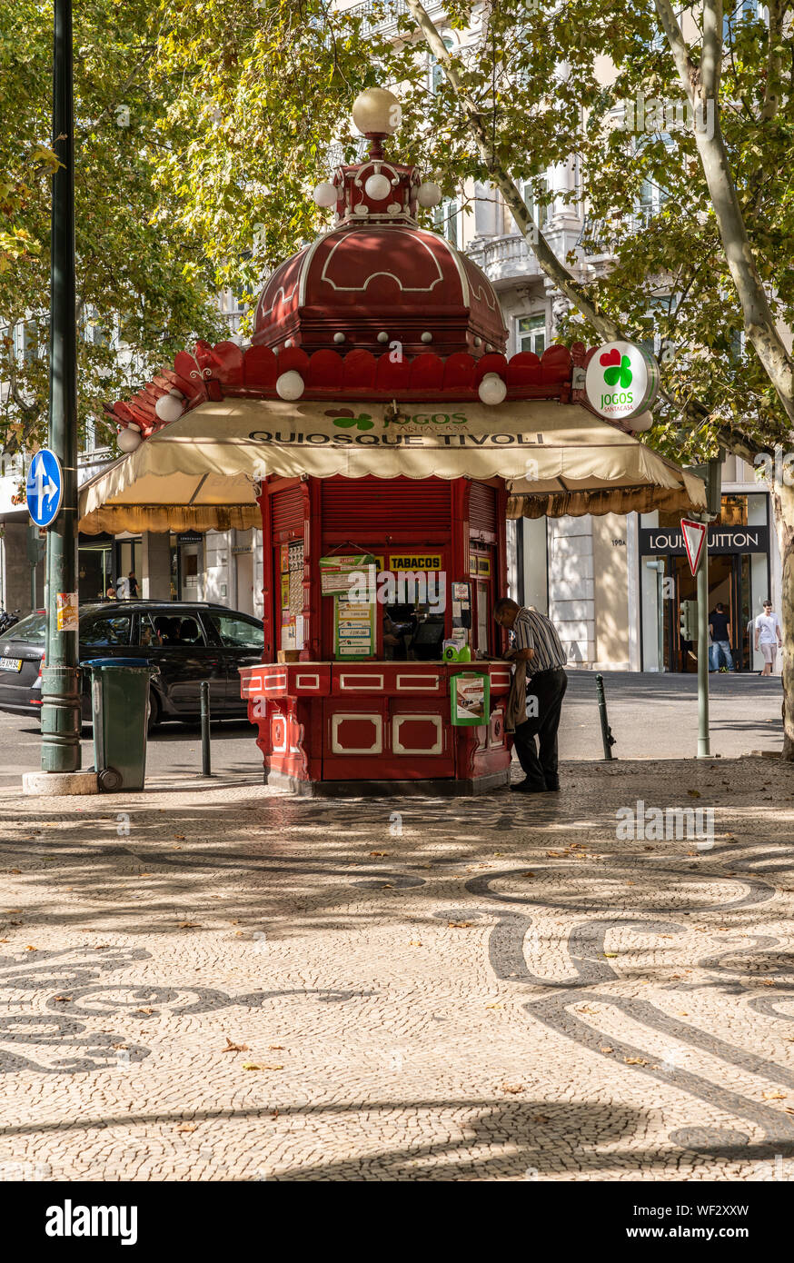 Kiosk lisbon portugal hi-res stock photography and images - Alamy