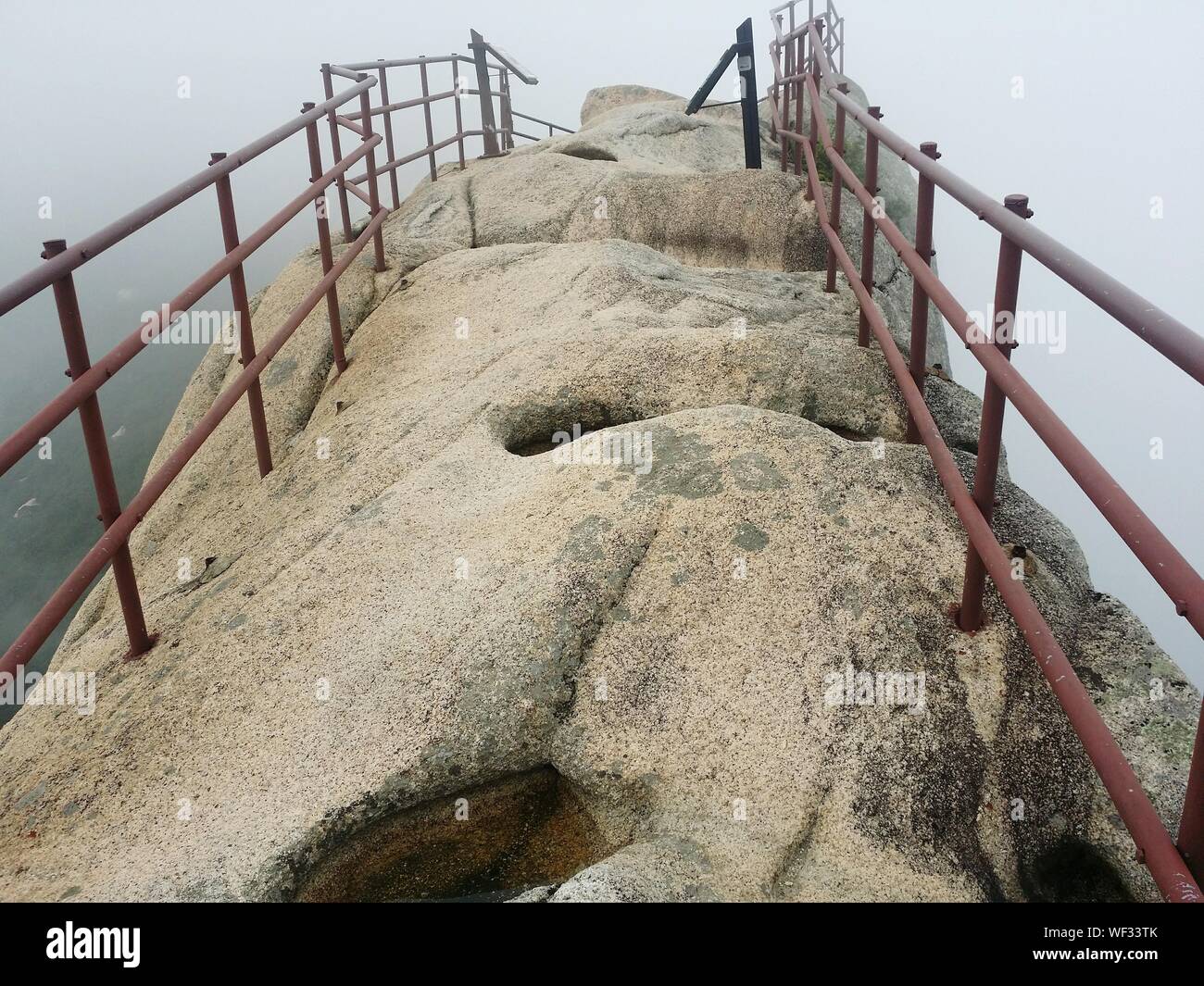 Seoraksan national park steps hi-res stock photography and images - Alamy
