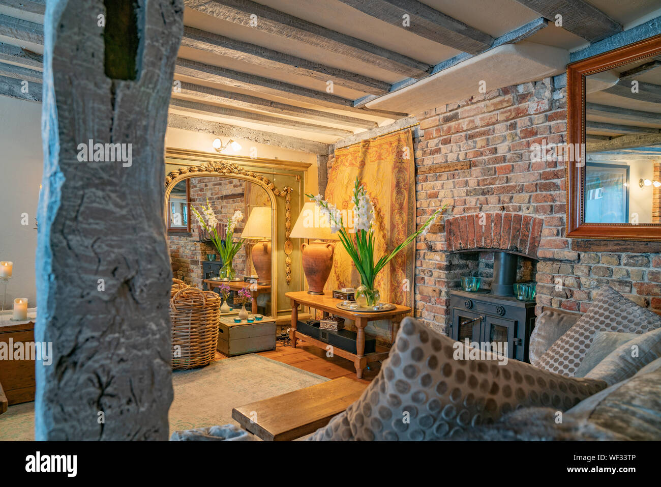 Brick england house interior hi-res stock photography and images - Alamy