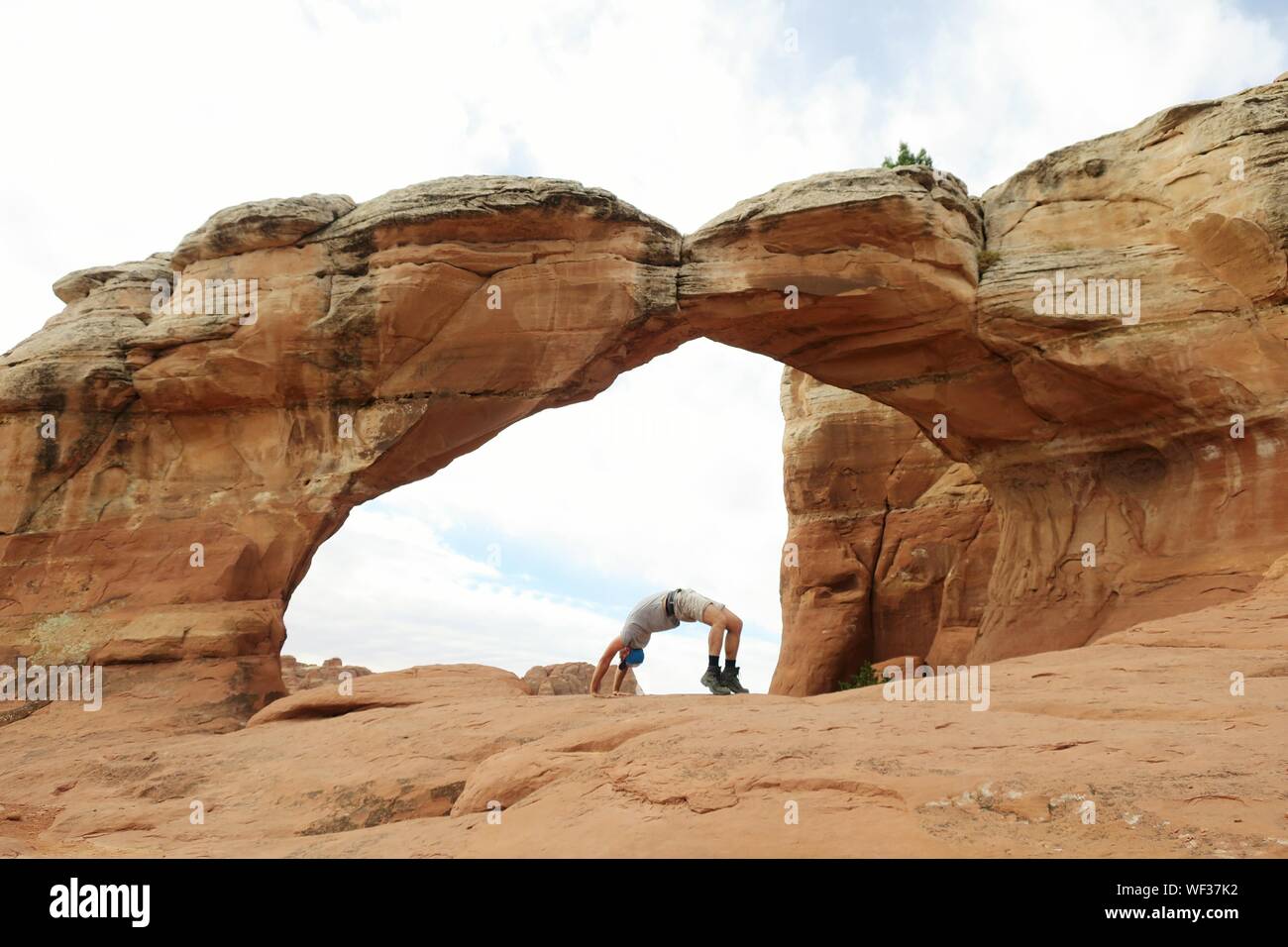 Bending arch hi-res stock photography and images - Alamy