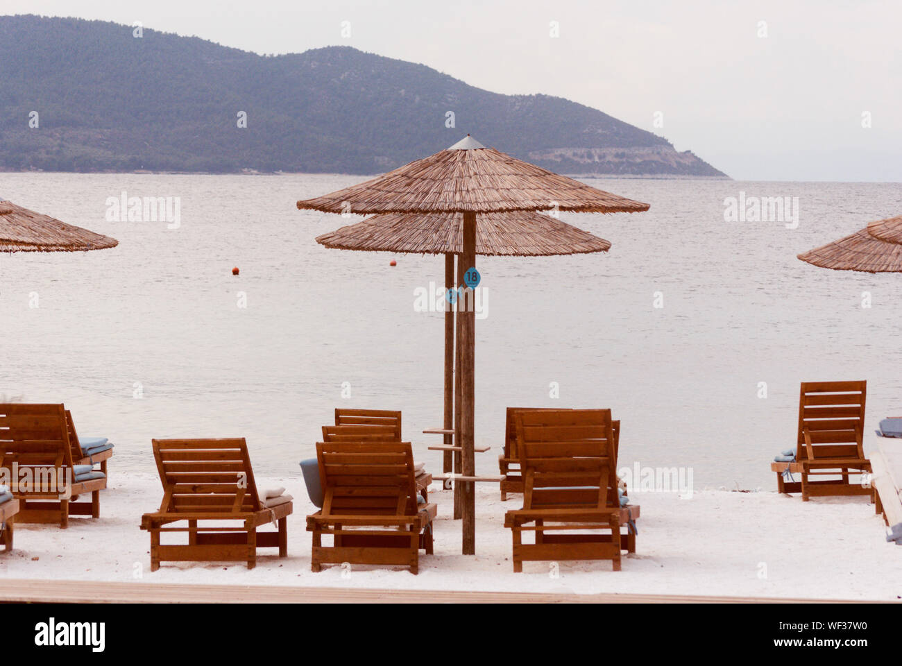 Deck chairs beach hi-res stock photography and images - Alamy