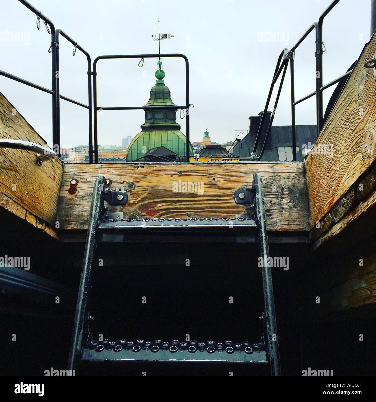 Very high ladder hi-res stock photography and images - Alamy