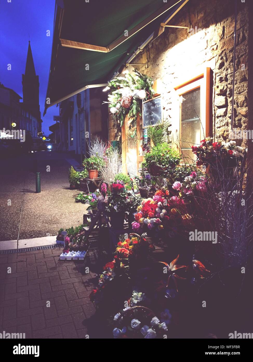 Flower Shop Exterior High Resolution Stock Photography and Images - Alamy