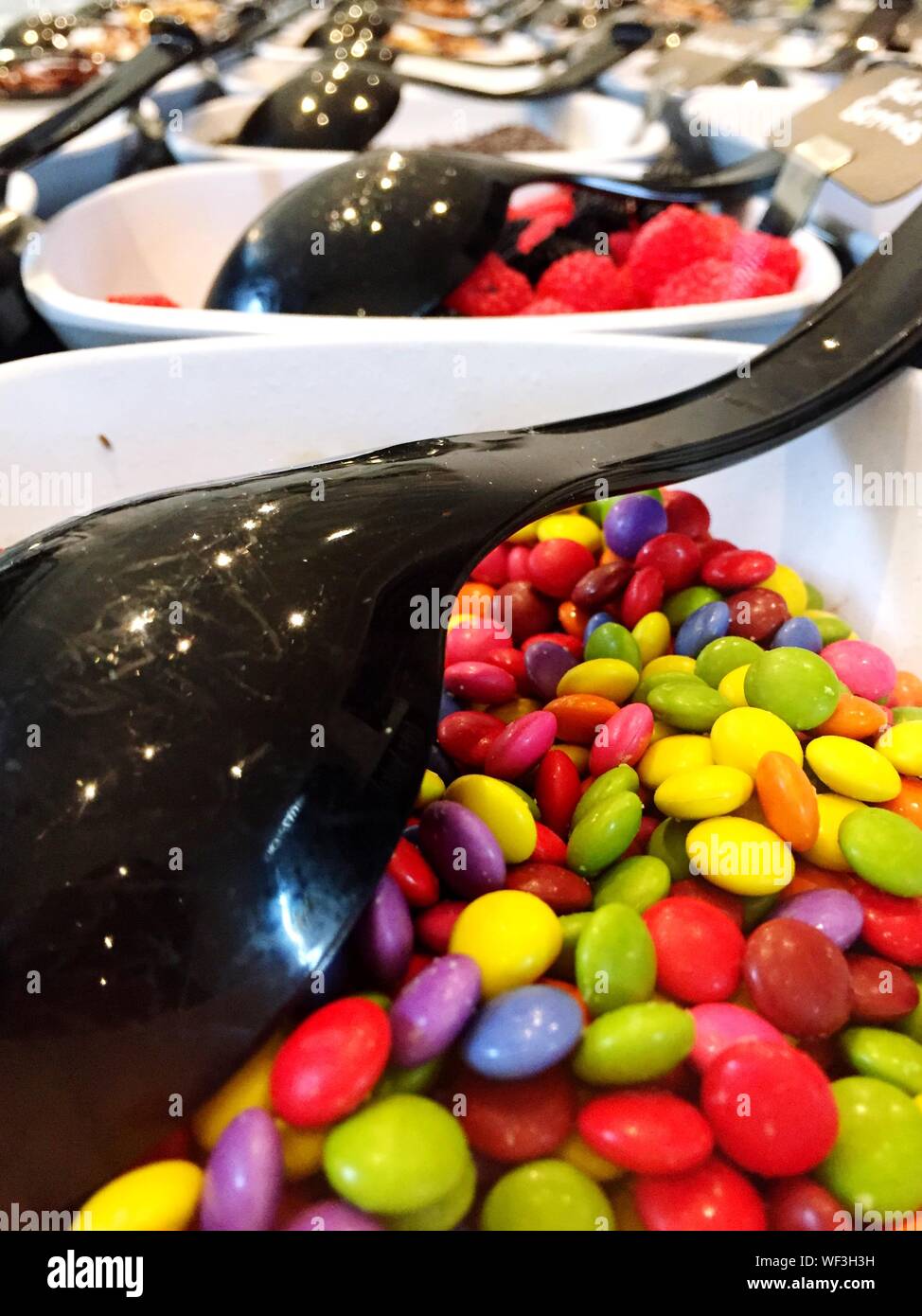 Sale of sweets hi-res stock photography and images - Alamy