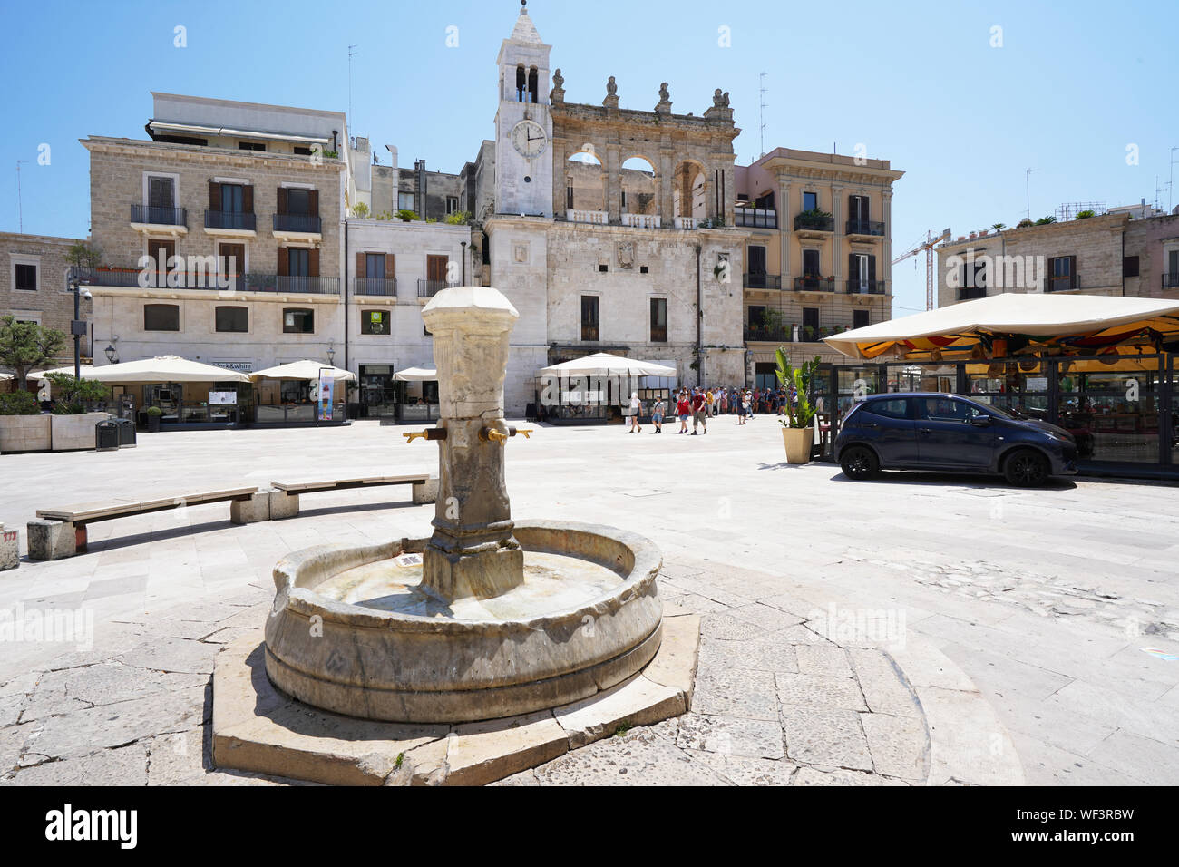 Piazza Mercantile, Piazza Mercantile, Old Town, City of Bari, Apulia ...