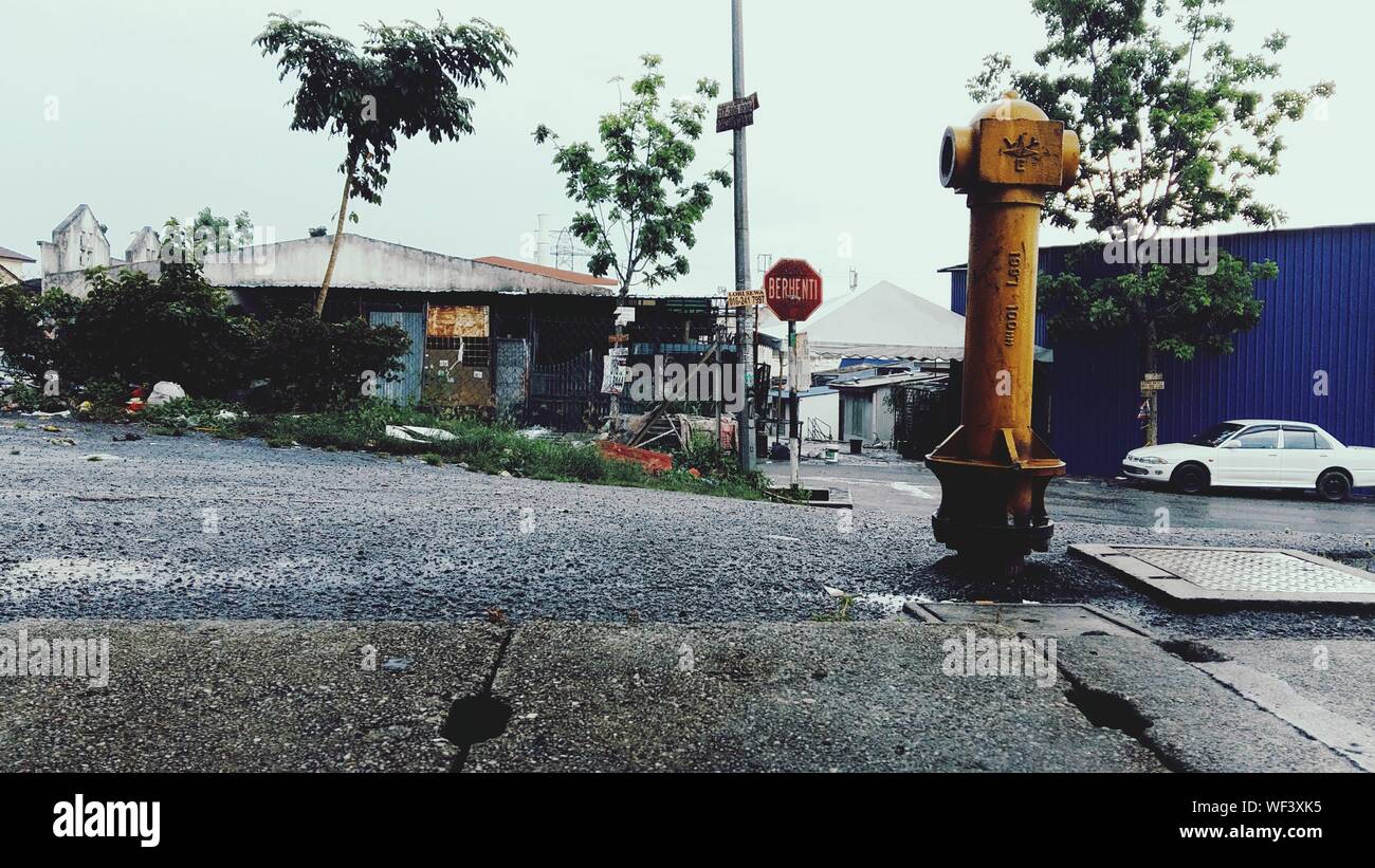 Street water pump hi-res stock photography and images - Alamy