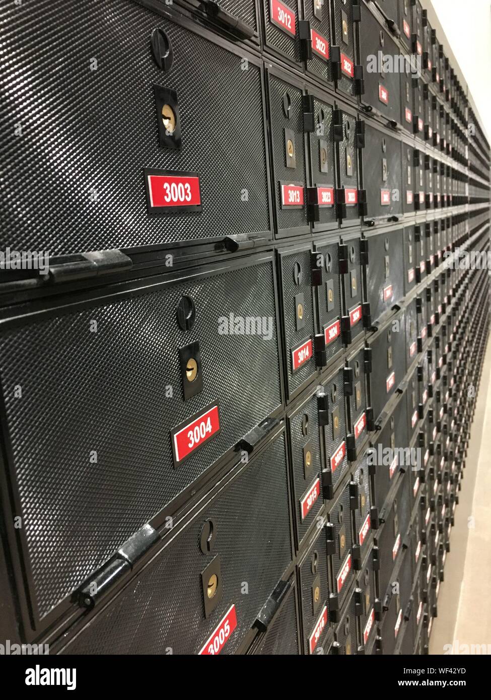 Number lockers hi-res stock photography and images - Alamy