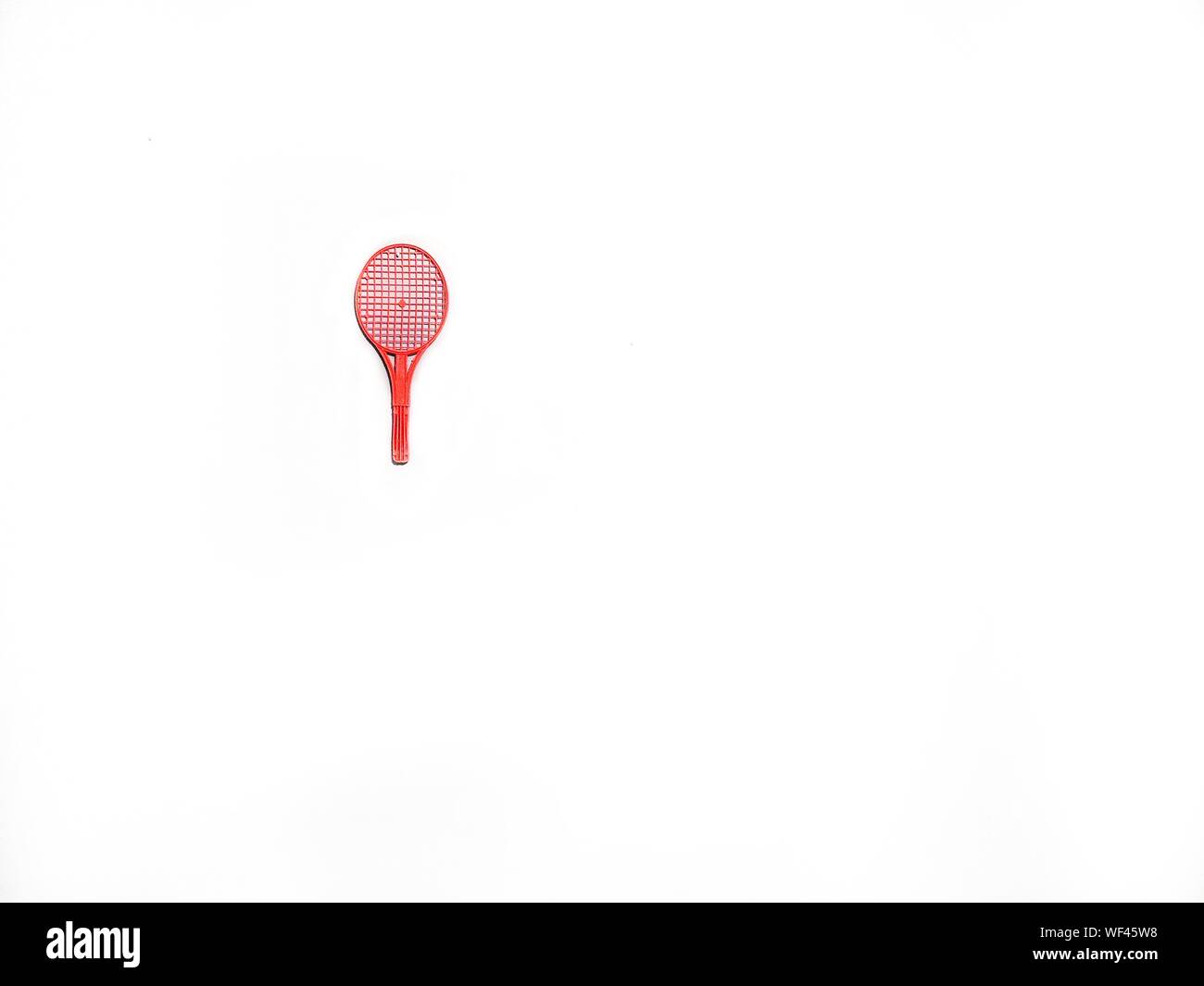 Red tennis racket hi-res stock photography and images - Alamy