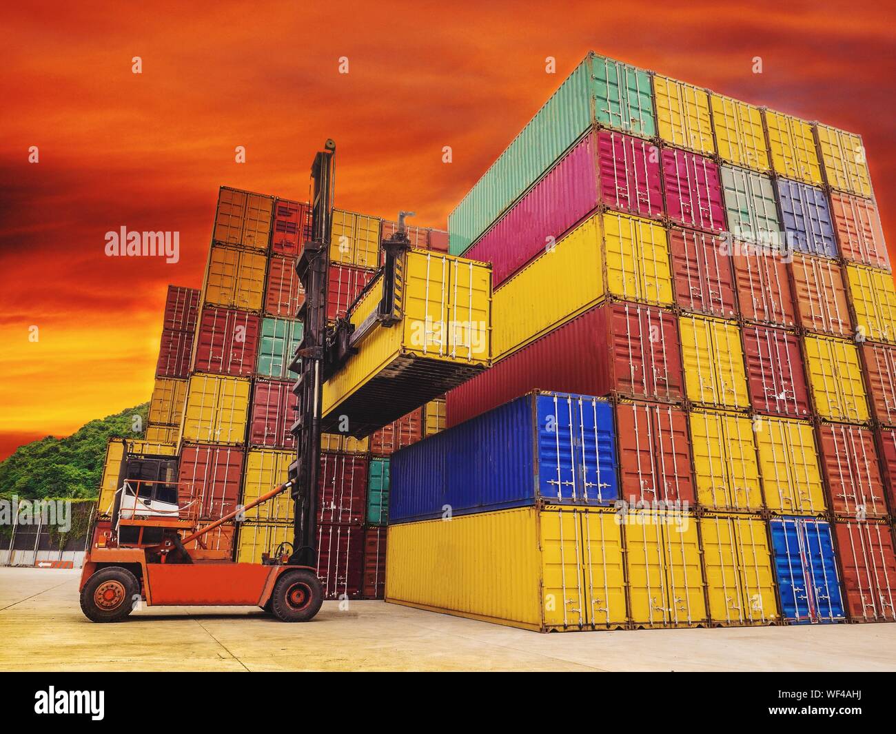 Stacking containers hi-res stock photography and images - Alamy