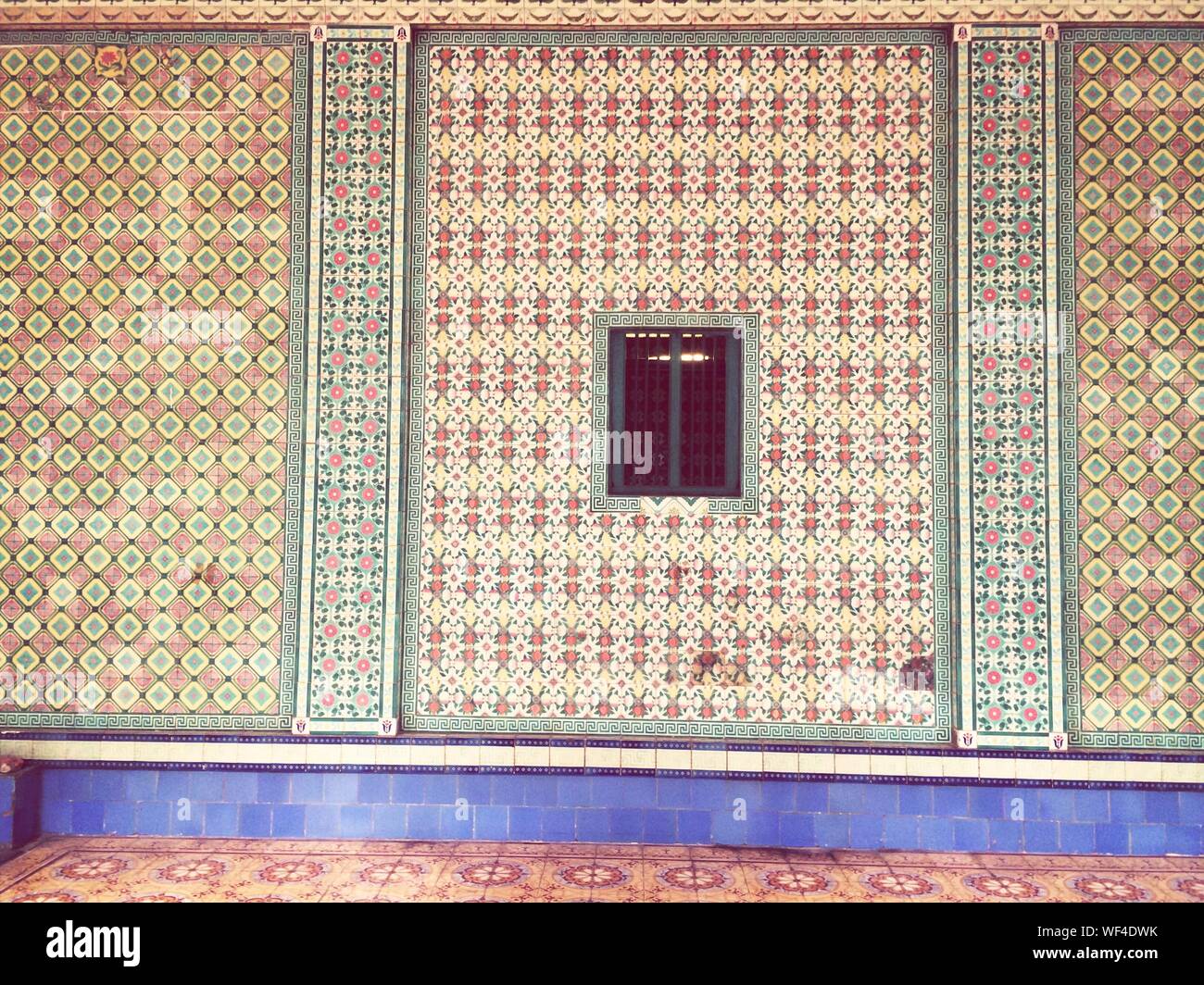 Hindu wall tile hi-res stock photography and images - Alamy